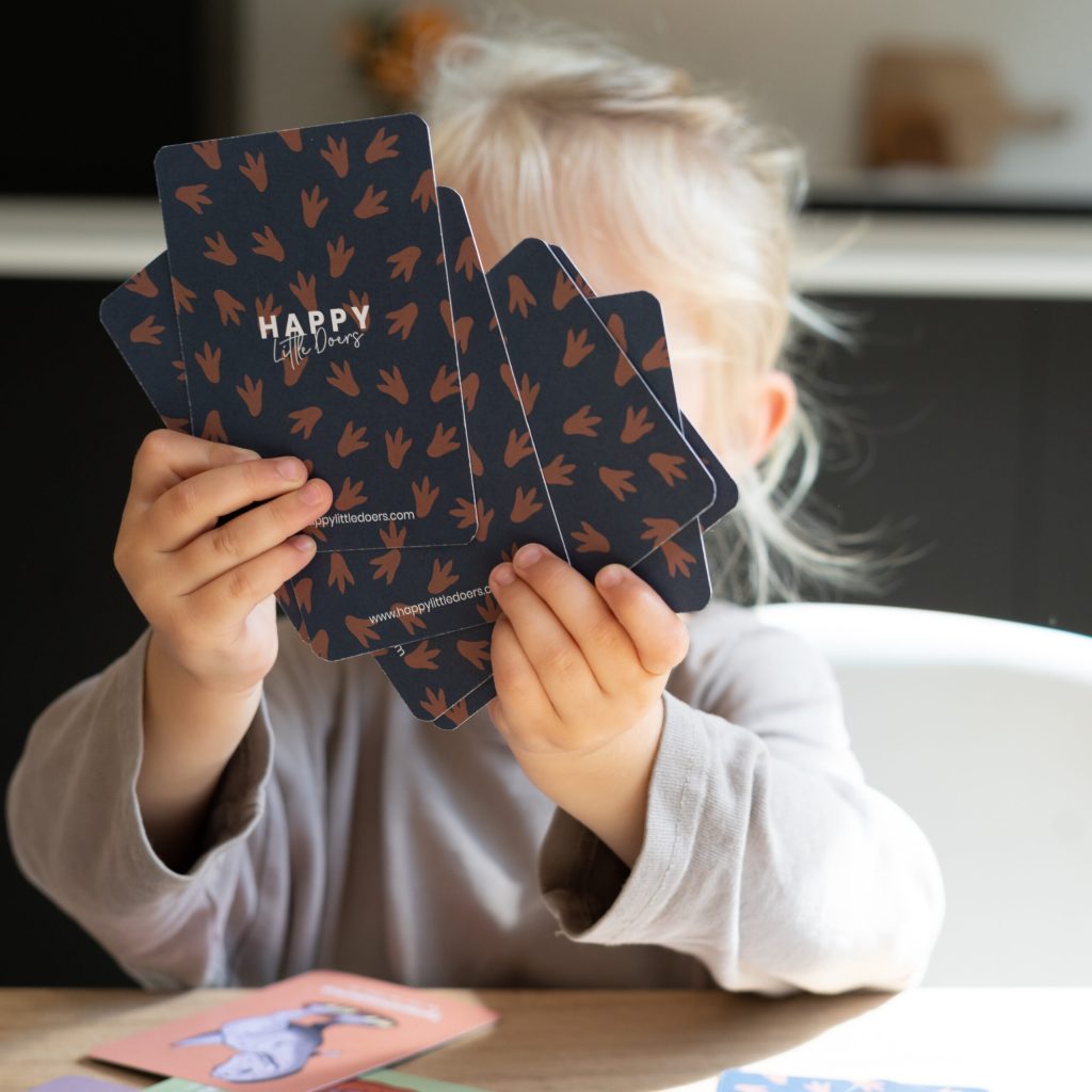 Dinosaur snap card game free online | Happy Little Doers